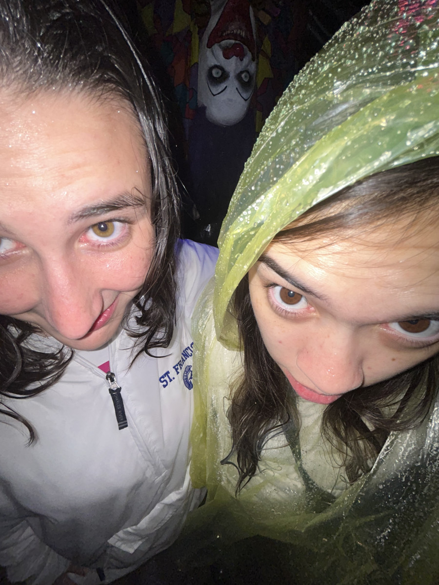 A Trip to Scream Acres: The Haunted House of All Haunted Houses!!! – Elana